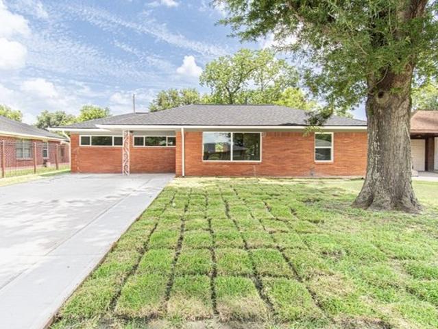 2730 Knotty Oaks Trl, Houston, TX 77045