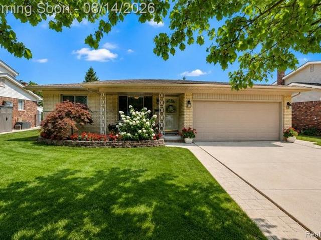 2730 Rhodes Dr, Troy, MI 48083