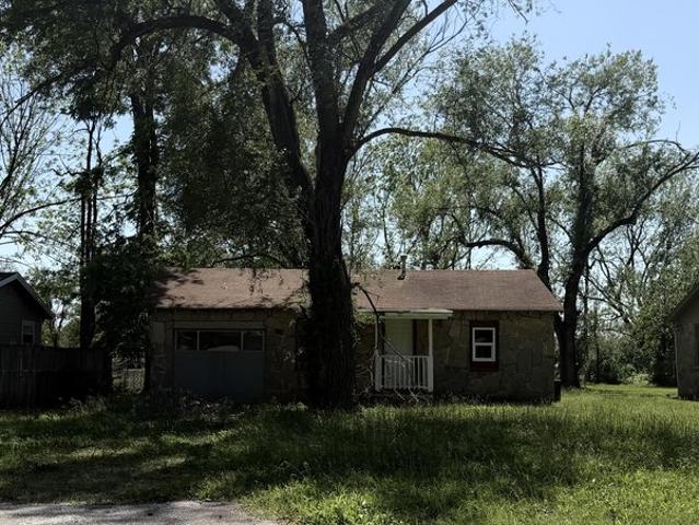 2730 W Chestnut St, Springfield, MO 65802