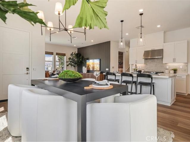 27313 Black Walnut Place