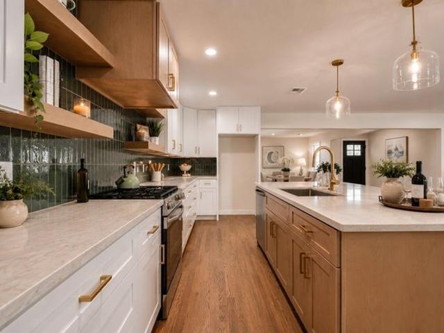 2731 Manila Ln, Houston, TX 77043