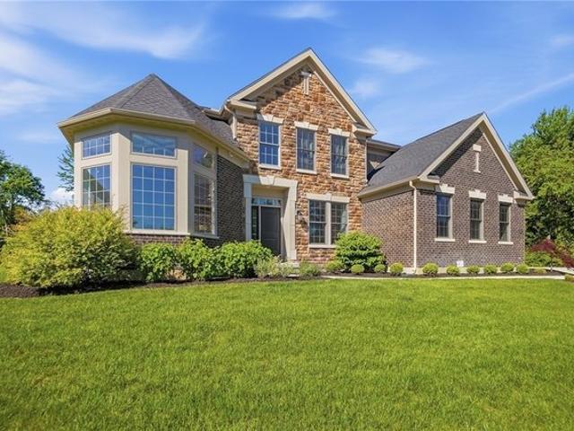 2731 Bent Grass Dr, Beavercreek, OH 45431