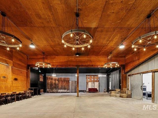 2731 Cherry Ln, Emmett, ID 83617