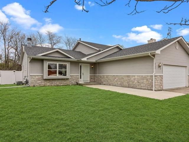 2731 Clines Ford Dr, Belvidere, IL 61008