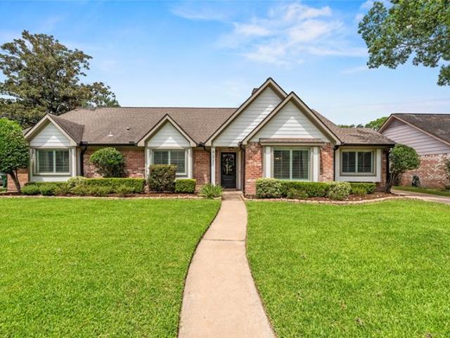 2731 Durban Dr, Houston, TX 77043