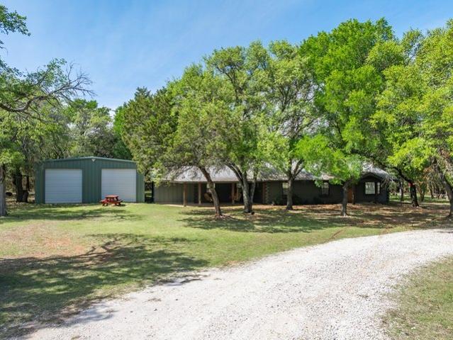 2731 Garrett Ln, China Spring, TX 76633