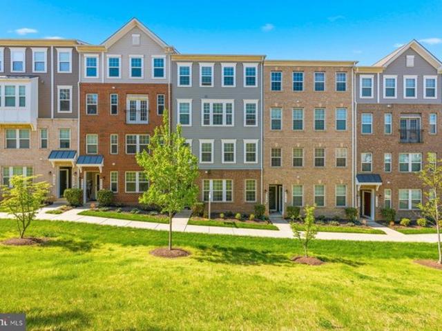 2731 Pinebrook Rd, Landover, MD 20785