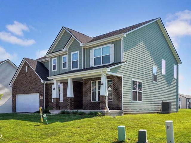 2731 Victory Dr, Columbus, IN 47203