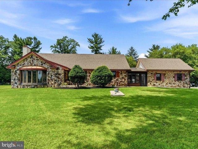 2732 Old Cedar Grove Rd, Broomall, PA 19008