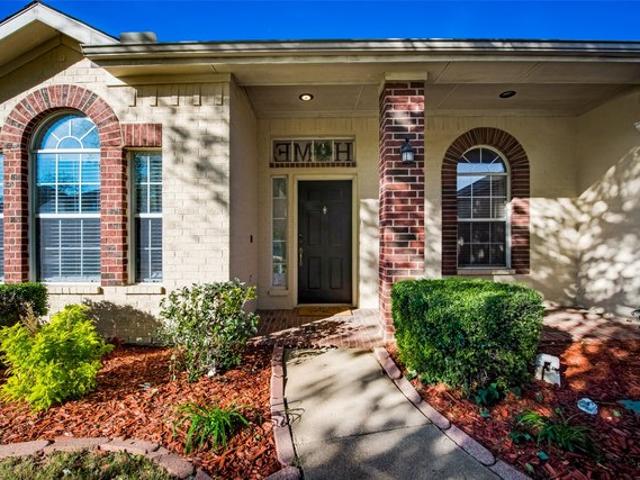 2732 Excalibur Dr, Grand Prairie, TX 75052