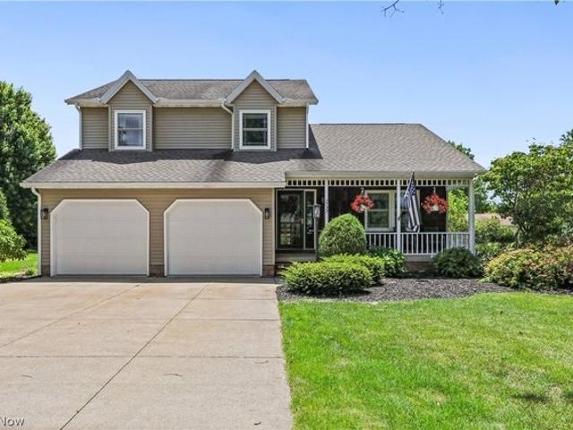 2732 Georgeanna Dr, Green, OH 44685