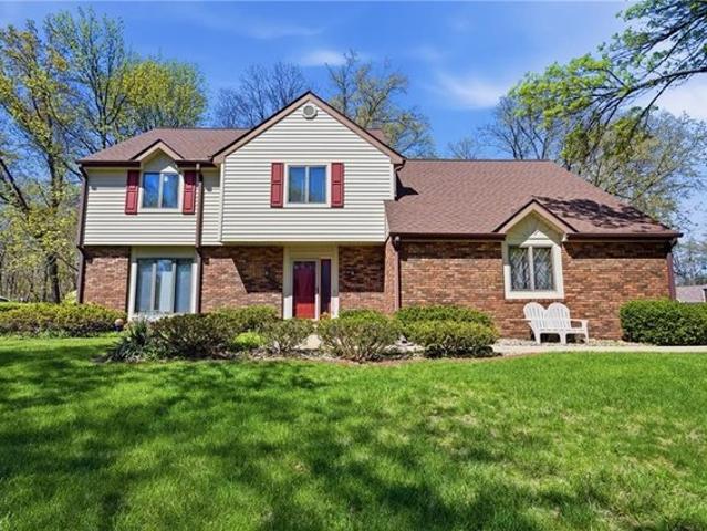 2732 Kimwood Dr, Charleston, IL 61920