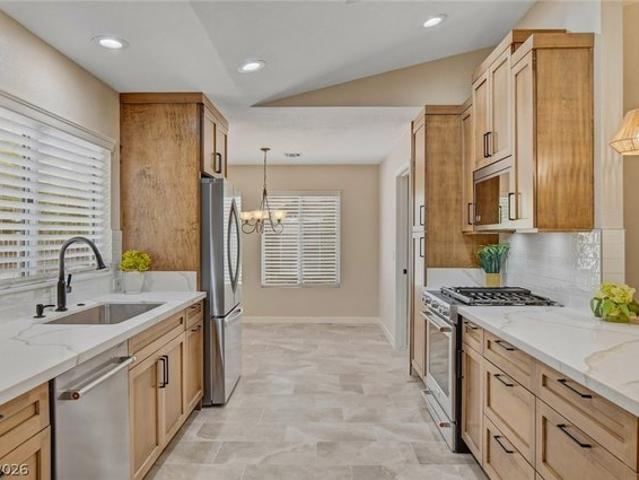 2733 McCoy Dr, Las Vegas, NV 89134