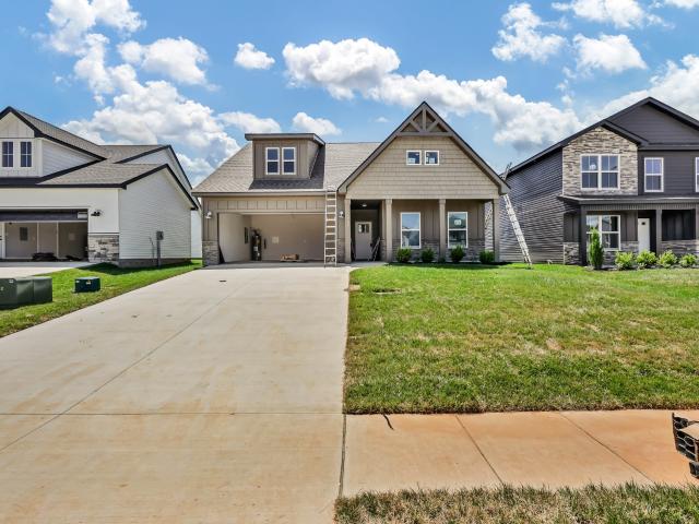 2733 Brewster Dr