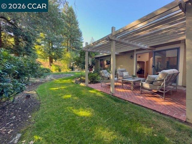 2733 Ptarmigan Dr Apt 2, Walnut Creek, CA 94595