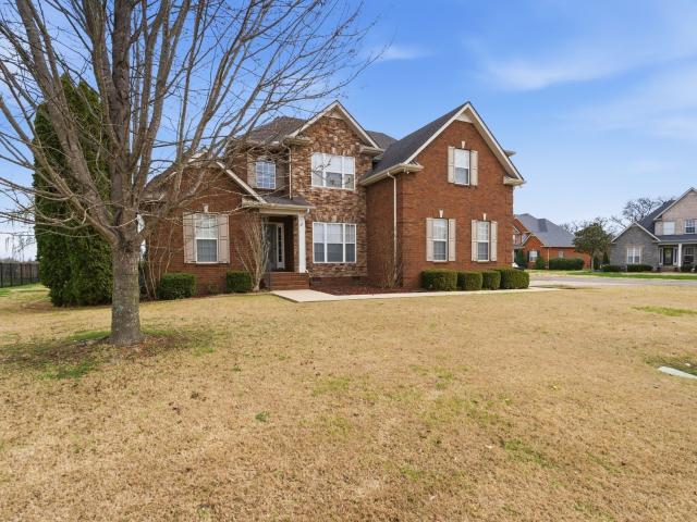 2733 Presley Dr