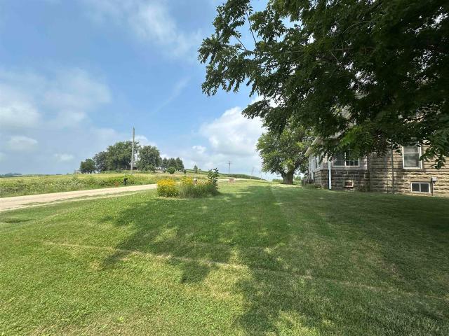 2733 S Curtiss