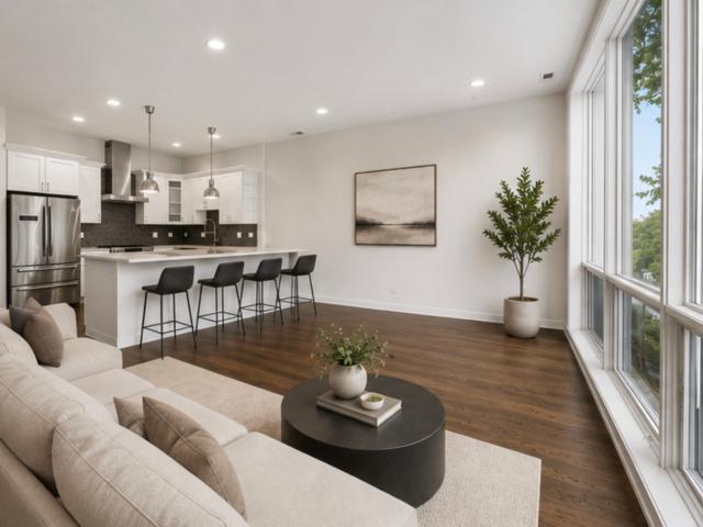 2733 W Hirsch Street # 3W