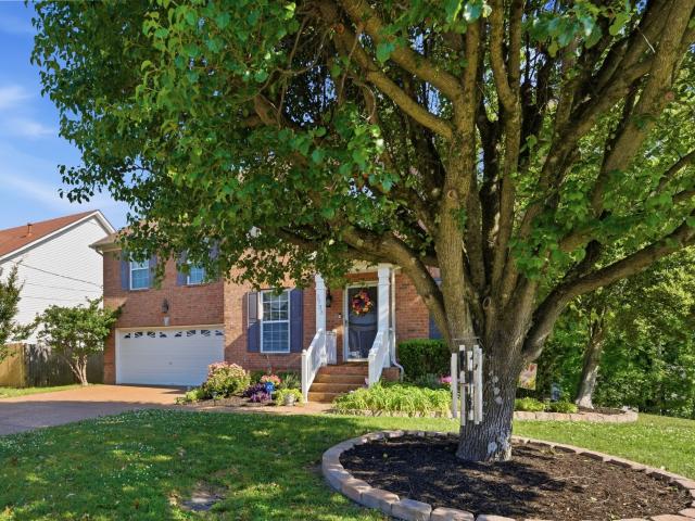 2733 Welshcrest Dr