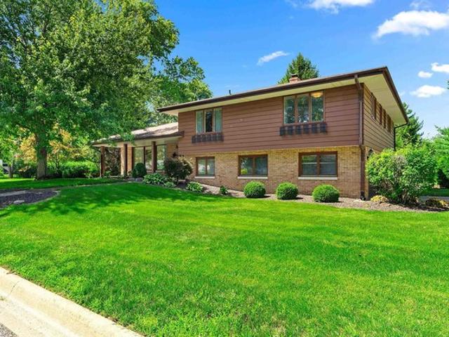 273 E Hazelwood St, Morton, IL 61550