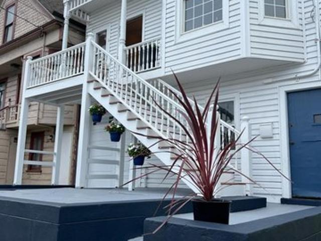 273 Edinburgh St, San Francisco, CA 94112