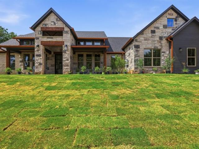 273 Martin Dr, Granbury, TX 76049