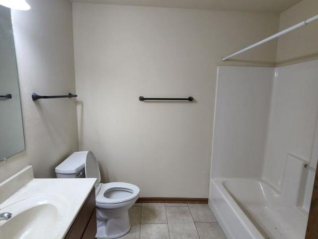 273 N. Chicago Ave 2 Bedroom Apartment for Rent at 273 N Chicago Ave, South Milwaukee, WI 53172
