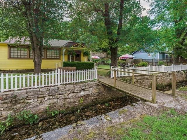 273 N Main St, Eureka Springs, AR 72632