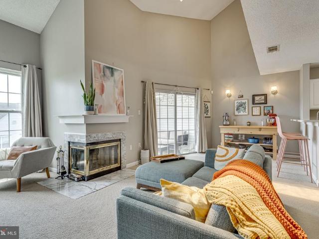 273 S Pickett Street # 401