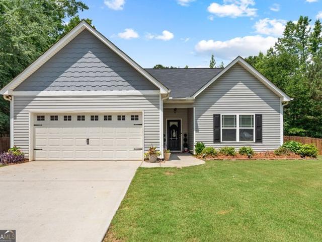 273 Park Pines Cir, Grantville, GA 30220