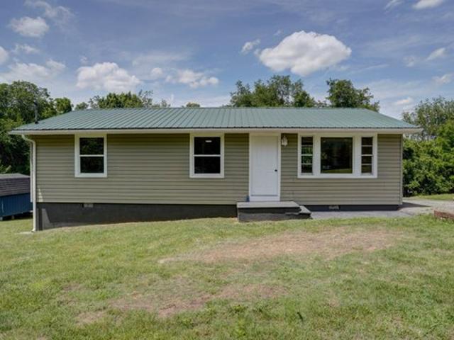 273 Riverview Dr, Bluff City, TN 37618