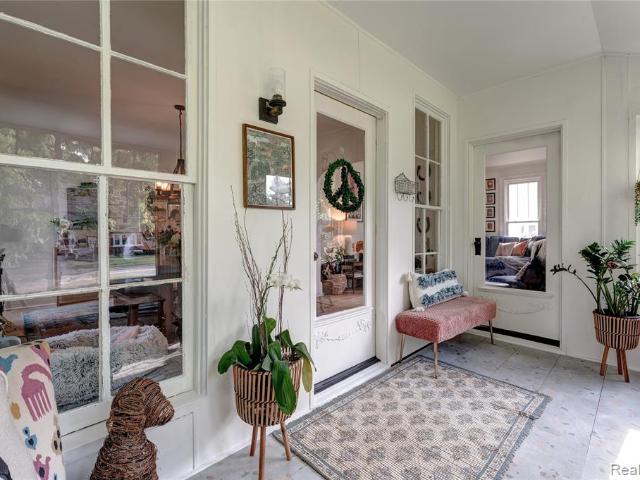 273 W Walled Lake Drive