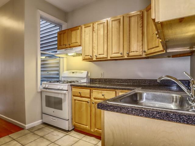 273 Webster Ave # 3