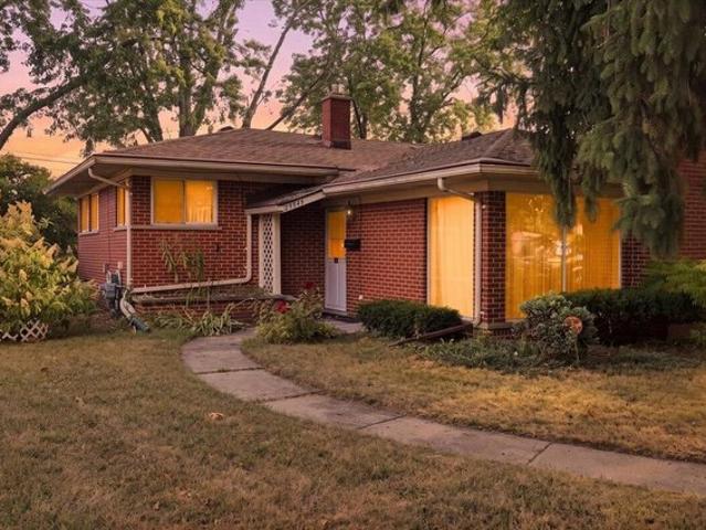 27445 Buckingham St, Livonia, MI 48154