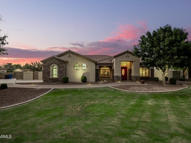2744 E Country Shadows Ct, Gilbert, AZ 85298