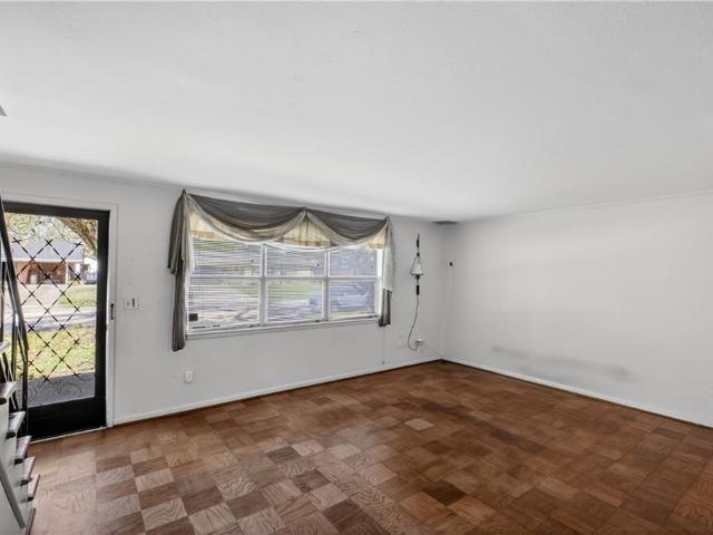 2744 Somerset Drive
