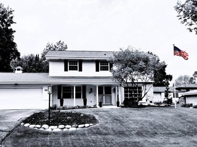 2745 N 117th Pl, Wauwatosa, WI 53222