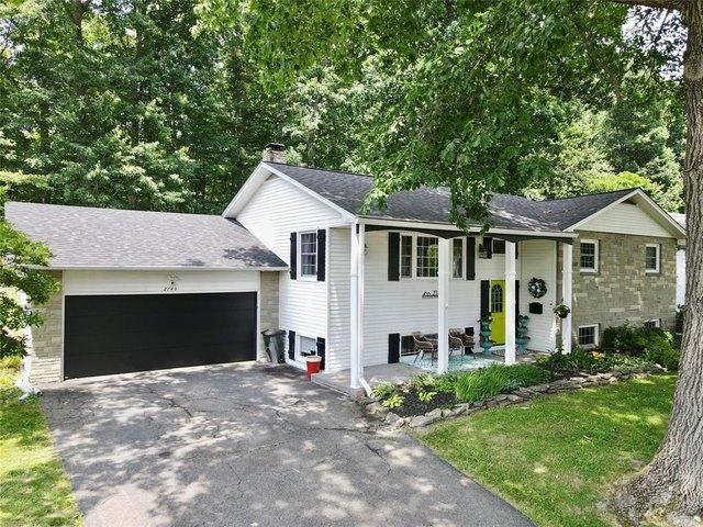 2745 Alexander St, Endwell, NY 13760