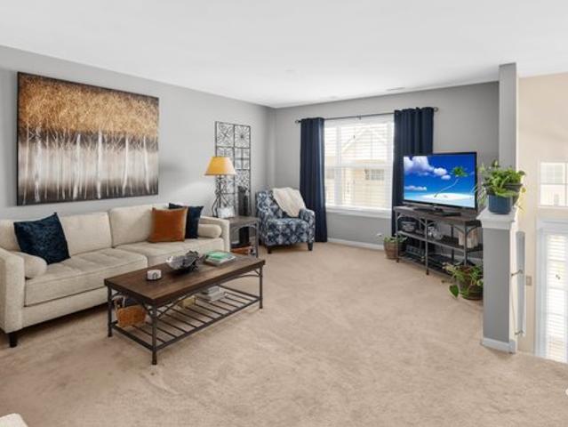 2745 Canyon Drive