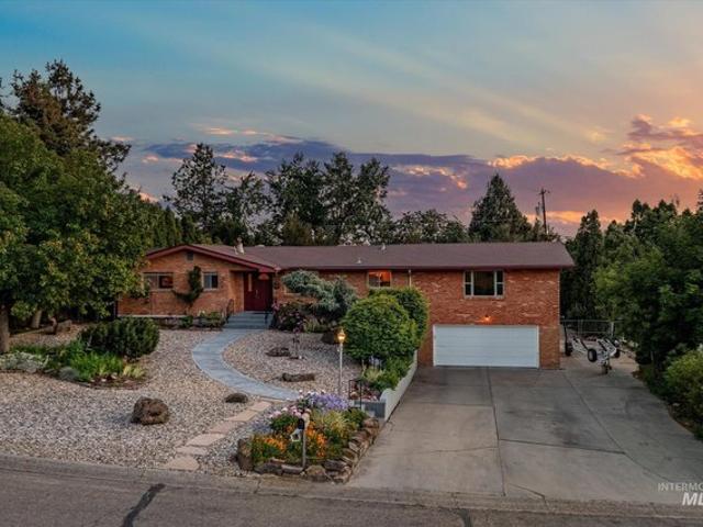 2745 E Starlington Dr, Boise, ID 83712