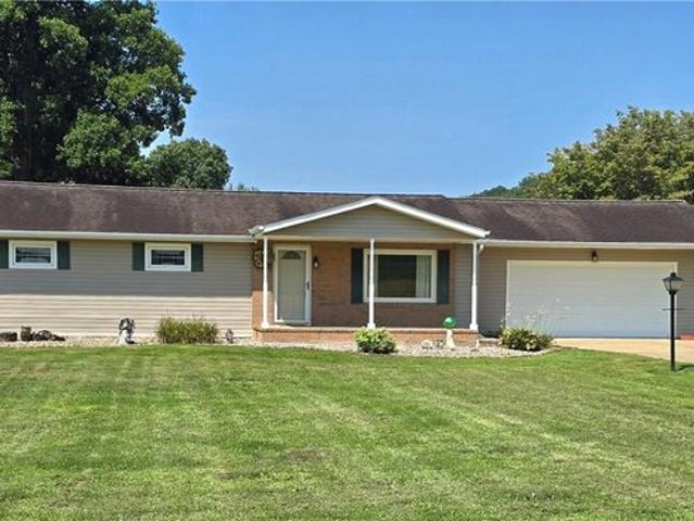2745 Frick Dr, Zanesville, OH 43701