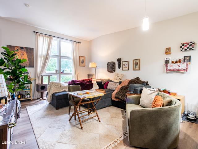 2745 Grinstead Dr APT 213