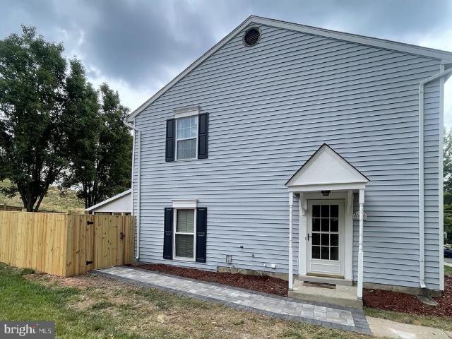 2745 Red Oak Lane