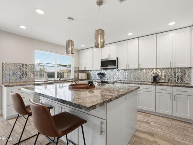2745 W Libby St, Phoenix, AZ 85053