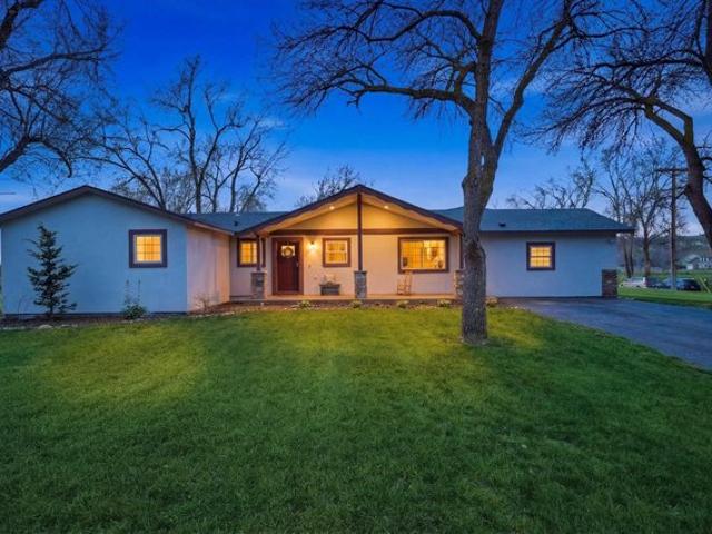 2745 W Van Giesen St, Richland, WA 99354