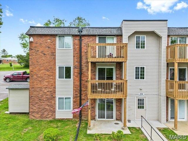 2745 Westphalia Ct Apt C, Saint Louis, MO 63129