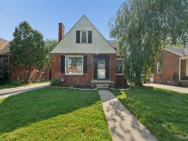 2745 21st St, Wyandotte, MI 48192