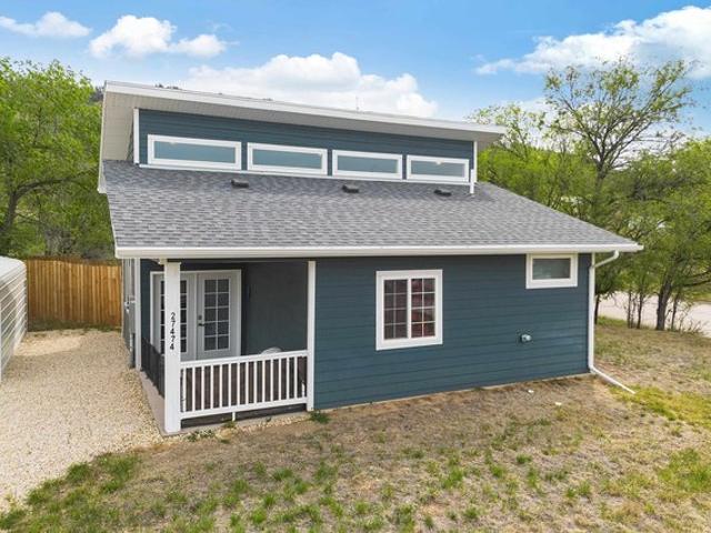 27474 Galveston Heights St, Hot Springs, SD 57747
