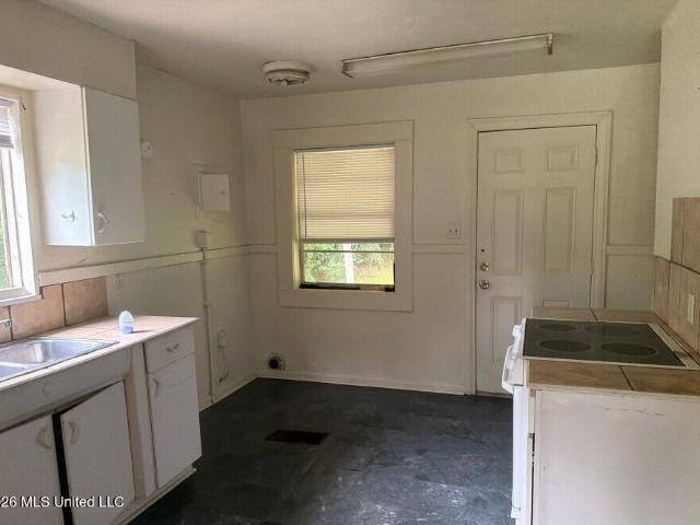 2747 Emerald Drive