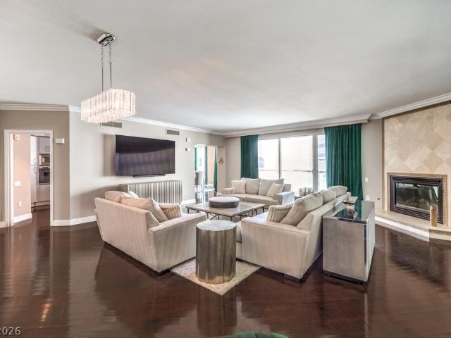 2747 Paradise Road 1601